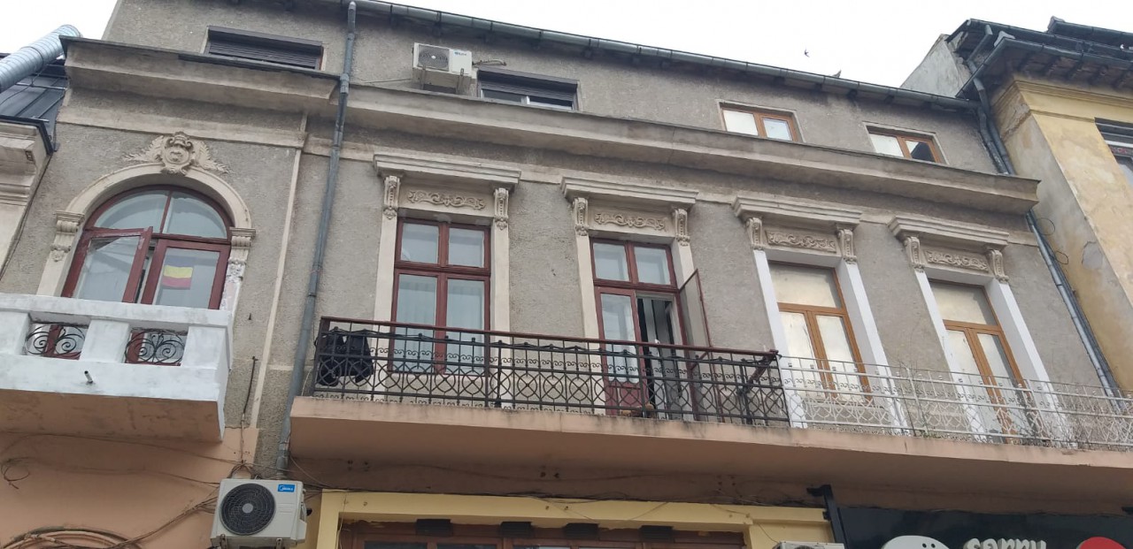 Centrul Vechi din Constanţa arată mai rău ca-n `Evul Mediu ...