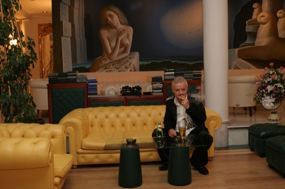 Poze exclusive din casa lui Columbeanu, în perioada de glorie a ...