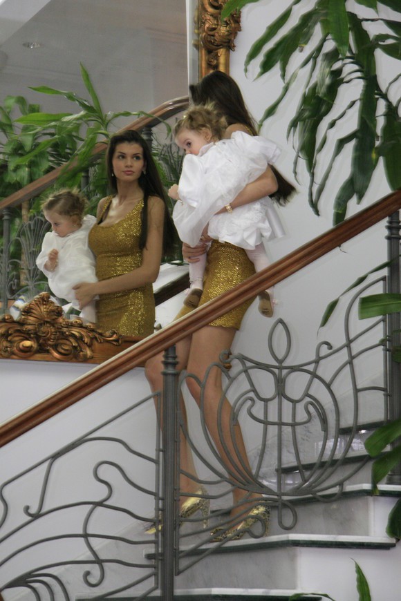 Poze exclusive din casa lui Columbeanu, în perioada de glorie a ...