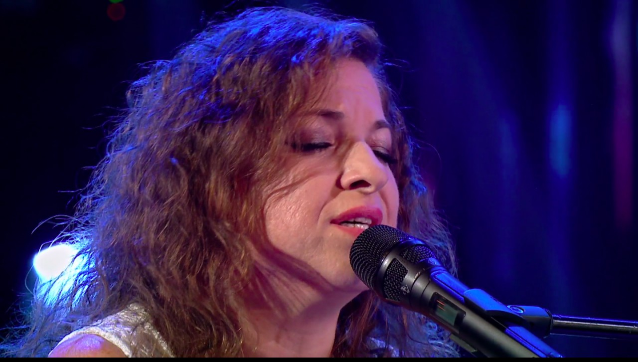 Constănțeanca Elena Gatcin a primit un Golden Buzz de la Andra, la ...