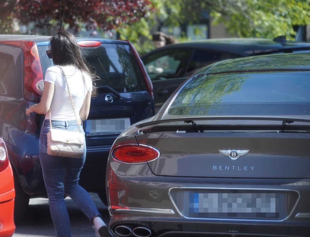 Fiica cea mare a lui Gigi Becali face piața cu un Bentley „țiplă” de ...