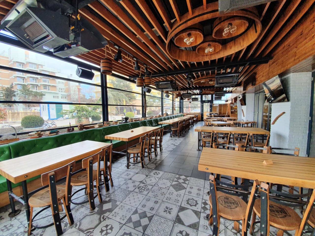 După ce a fost SOMAT să-și DEMOLEZE TERASA construită ILEGAL, PICOIU ...