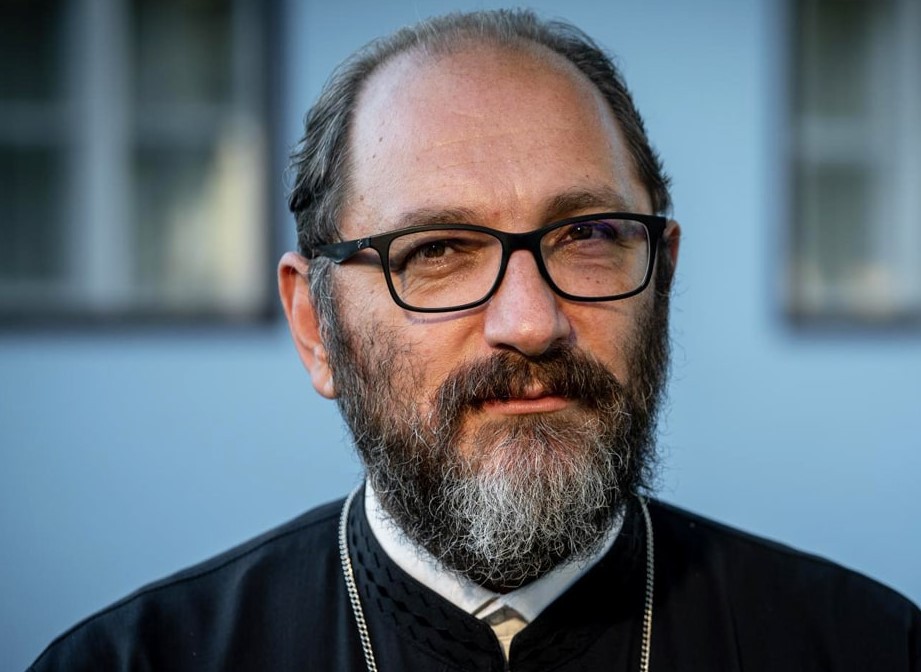 Preotul Necula, după ce s-a vindecat de COVID-19: Soluţia e la medic ...