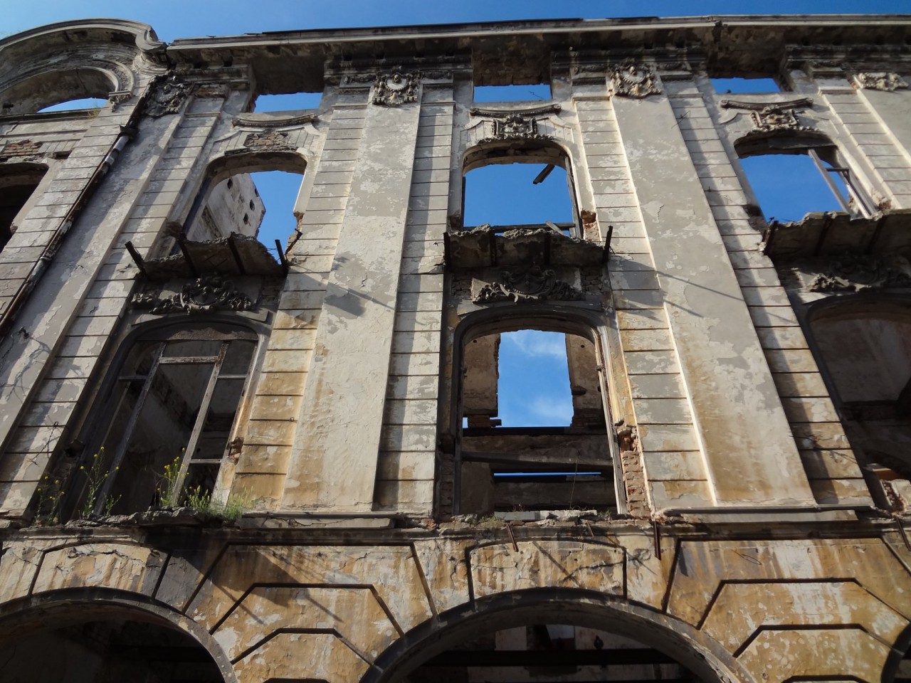 După ce a fost SUPRAIMPOZITATĂ, fosta șefă de la Trezoreria Constanța ...